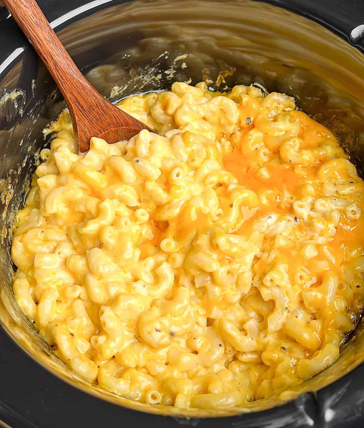 Creamy Slow Cooker Mac and Cheese - Bad Batch Baking
