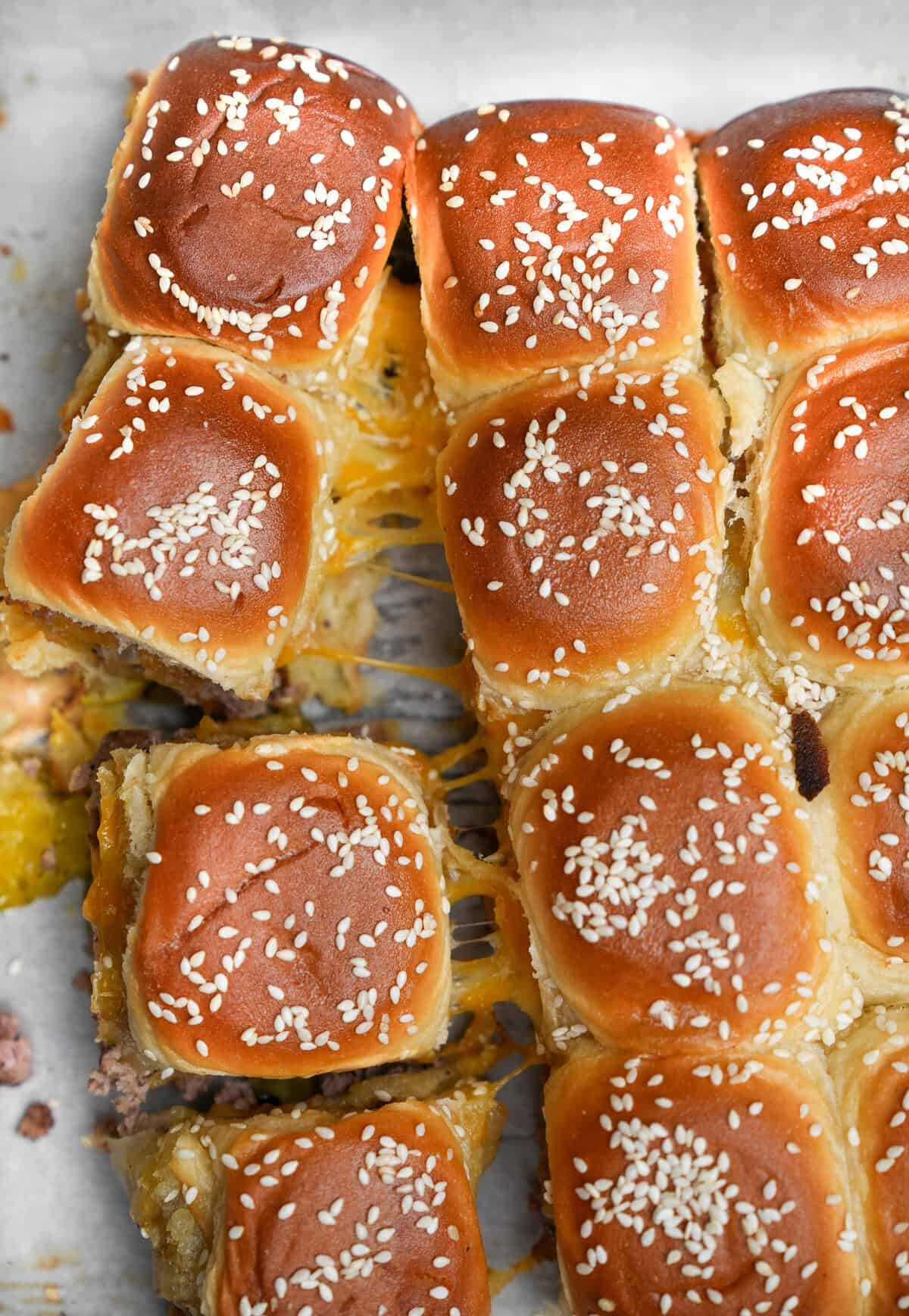 Hawaiian Roll Cheeseburger Sliders - Bad Batch Baking